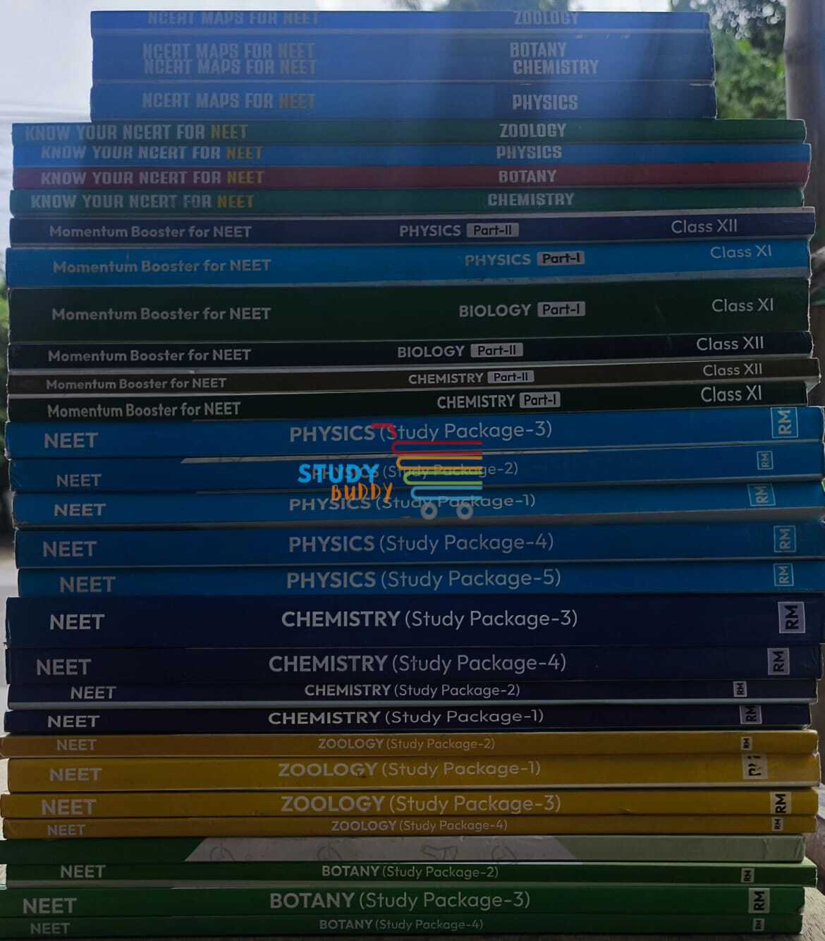 AAKASH [2025 Ed.] Latest Study Material for NEET with Extra Books | Ph ...